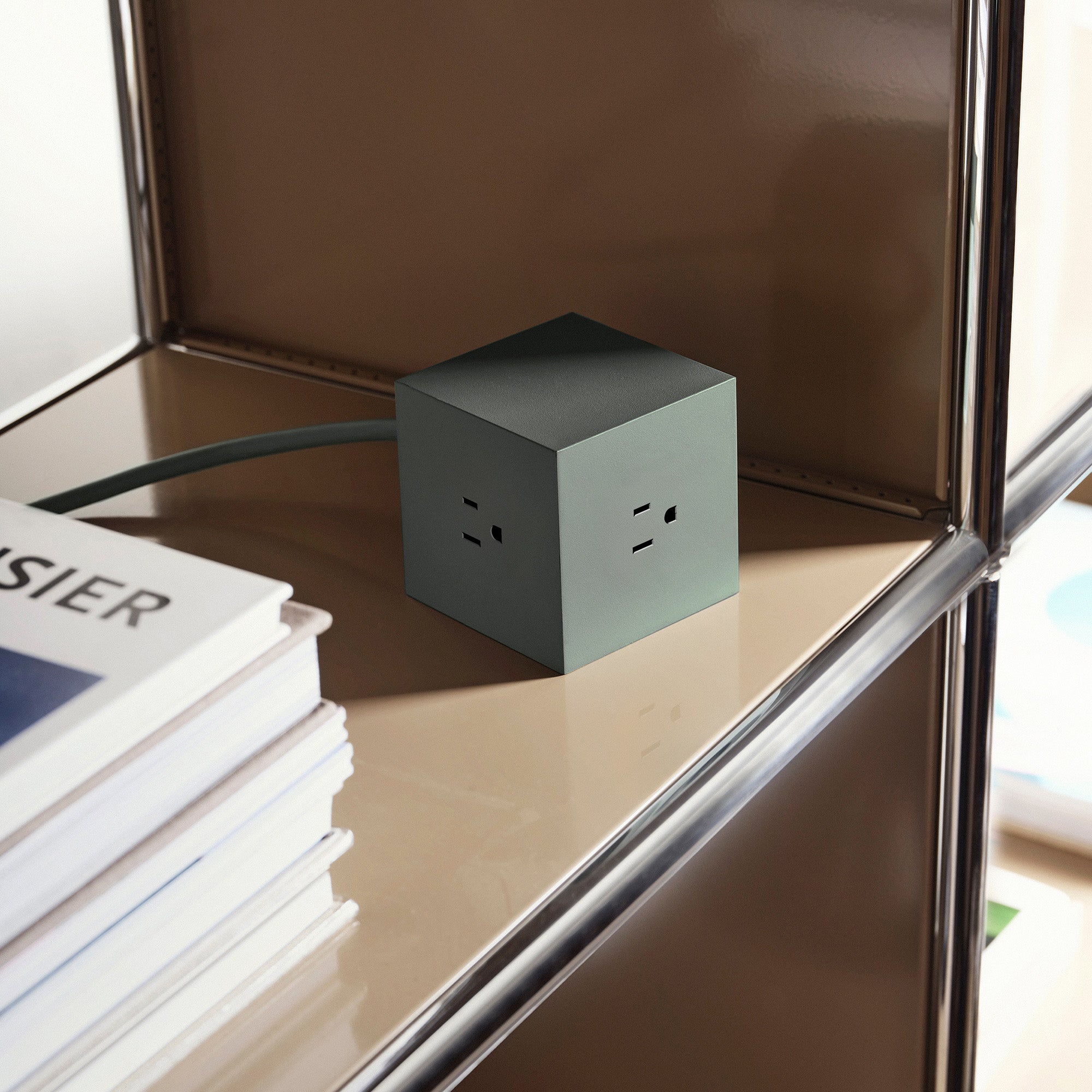 Square 1 - Oak Green / USB-C (30W) – AVOLT INC